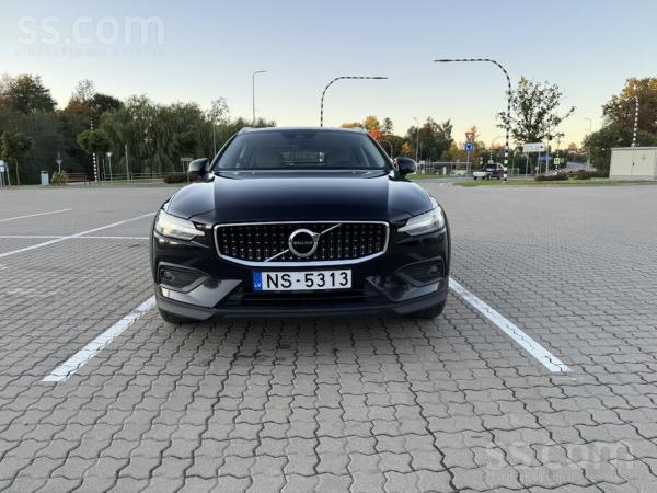 Черный Вольво B60 2019 в Салдус, объемом двигателя 2.00 л и пробегом 242 тыс. км за 18900 €, фото 3 на AUTOMOTO.COM.LV