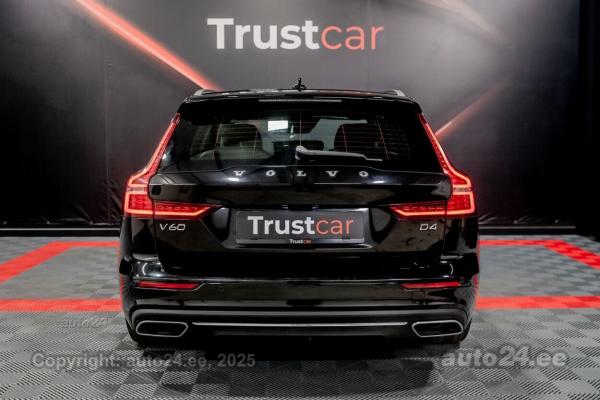 Black Volvo V60 2020 in Parnu, with an engine capacity of 2.00 L and mileage of 167 thousand km for 20990 €, photo 11 on AUTOMOTO.COM.LV