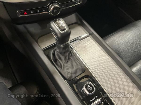 Черный Вольво B60 2020 в Таллин, объемом двигателя 2.00 л и пробегом 229 тыс. км за 16900 €, фото 11 на AUTOMOTO.COM.LV