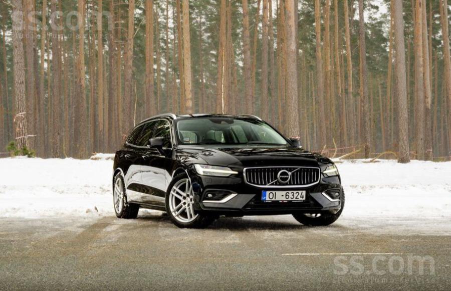 Melns Volvo V60 2020 Rīga, ar dzinēja tilpumu 2.00 L un nobraukumu 207 tūkst. km par 18590 €, foto 2 vietnē AUTOMOTO.COM.LV