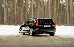 Melns Volvo V60 2020 Rīga, ar dzinēja tilpumu 2.00 L un nobraukumu 207 tūkst. km par 18590 €, foto 8 vietnē AUTOMOTO.COM.LV