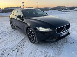Black Volvo V60 2020 in Vilnius, with an engine capacity of 1.97 L and mileage of 104 thousand km for 16499 €, photo 2 on AUTOMOTO.COM.LV