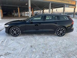 Black Volvo V60 2020 in Vilnius, with an engine capacity of 1.97 L and mileage of 104 thousand km for 16499 €, photo 6 on AUTOMOTO.COM.LV