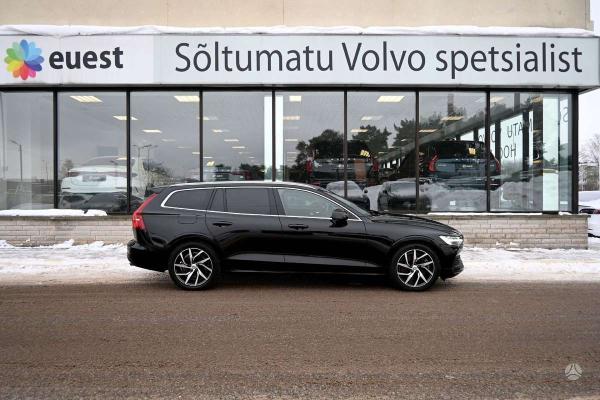 Black Volvo V60 2020 in Tallinn, with an engine capacity of 0.00 L and mileage of 130 thousand km for 25990 €, photo 7 on AUTOMOTO.COM.LV