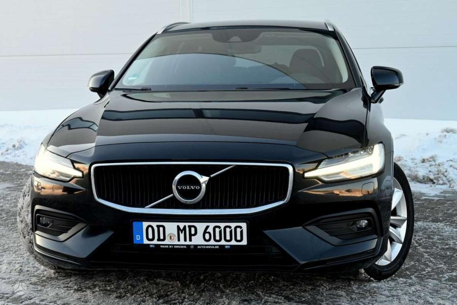 Black Volvo V60 2020 in Kretinga, with an engine capacity of 1.97 L and mileage of 127 thousand km for 18199 €, photo 2 on AUTOMOTO.COM.LV