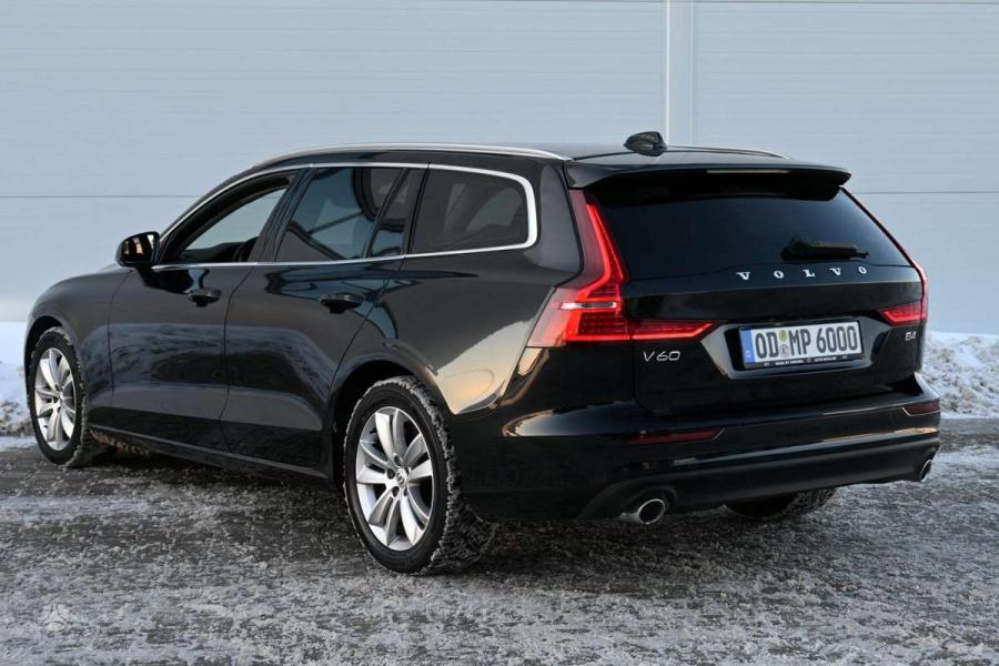 Black Volvo V60 2020 in Kretinga, with an engine capacity of 1.97 L and mileage of 127 thousand km for 18199 €, photo 9 on AUTOMOTO.COM.LV