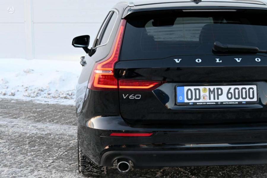 Black Volvo V60 2020 in Kretinga, with an engine capacity of 1.97 L and mileage of 127 thousand km for 18199 €, photo 10 on AUTOMOTO.COM.LV