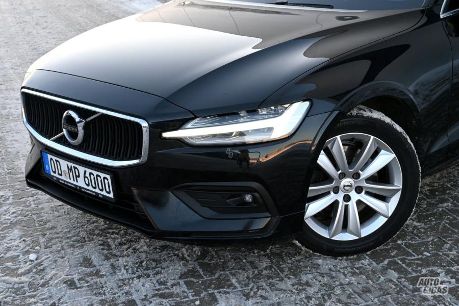 Melns Volvo V60 2020 Kretinga, ar dzinēja tilpumu 2.00 L un nobraukumu 18 tūkst. km par 18199 €, foto 4 vietnē AUTOMOTO.COM.LV