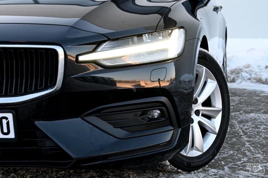 Melns Volvo V60 2020 Kretinga, ar dzinēja tilpumu 2.00 L un nobraukumu 18 tūkst. km par 18199 €, foto 5 vietnē AUTOMOTO.COM.LV