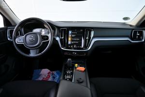 Melns Volvo V60 2020 Kretinga, ar dzinēja tilpumu 2.00 L un nobraukumu 18 tūkst. km par 18199 €, foto 25 vietnē AUTOMOTO.COM.LV