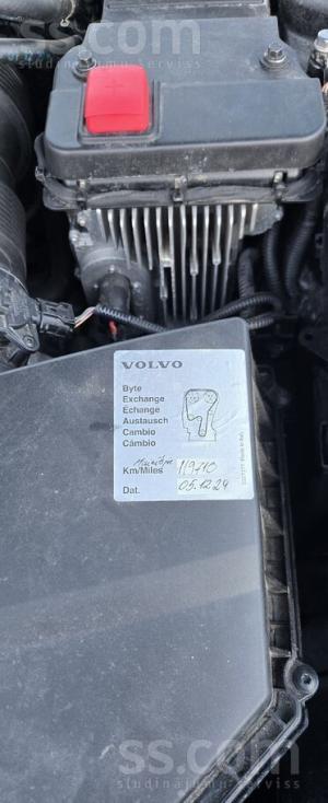 Black Volvo V60 2020 in Aizkraukle, with an engine capacity of 2.00 L and mileage of 142 thousand km for 18200 €, photo 21 on AUTOMOTO.COM.LV