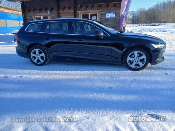 Melns Volvo V60 2020 Tartu, ar dzinēja tilpumu 2.00 L un nobraukumu 234 tūkst. km par 16400 €, foto 4 vietnē AUTOMOTO.COM.LV