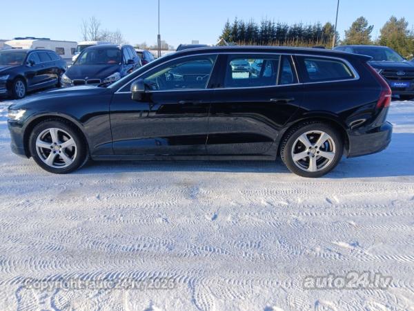 Melns Volvo V60 2020 Tartu, ar dzinēja tilpumu 2.00 L un nobraukumu 234 tūkst. km par 16400 €, foto 8 vietnē AUTOMOTO.COM.LV