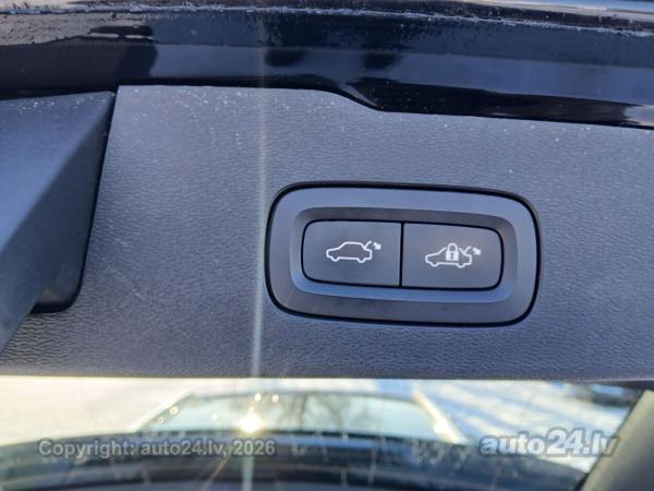 Melns Volvo V60 2020 Tartu, ar dzinēja tilpumu 2.00 L un nobraukumu 234 tūkst. km par 16400 €, foto 11 vietnē AUTOMOTO.COM.LV