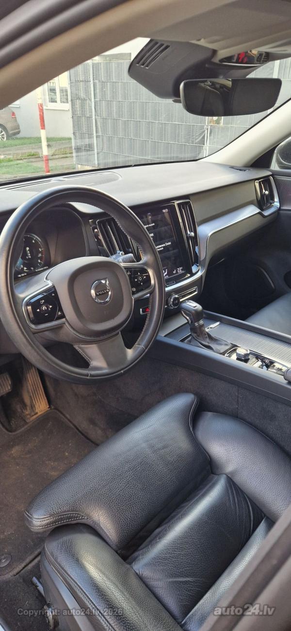 Melns Volvo V60 2020 Tallina, ar dzinēja tilpumu 2.00 L un nobraukumu 129 tūkst. km par 22999 €, foto 11 vietnē AUTOMOTO.COM.LV