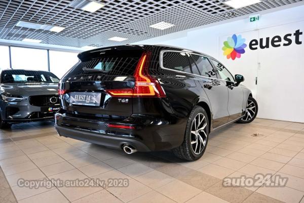 Black Volvo V60 2020 in Tallinn, with an engine capacity of 2.00 L and mileage of 130 thousand km for 25990 €, photo 4 on AUTOMOTO.COM.LV