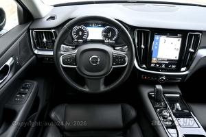 Black Volvo V60 2020 in Tallinn, with an engine capacity of 2.00 L and mileage of 130 thousand km for 25990 €, photo 8 on AUTOMOTO.COM.LV