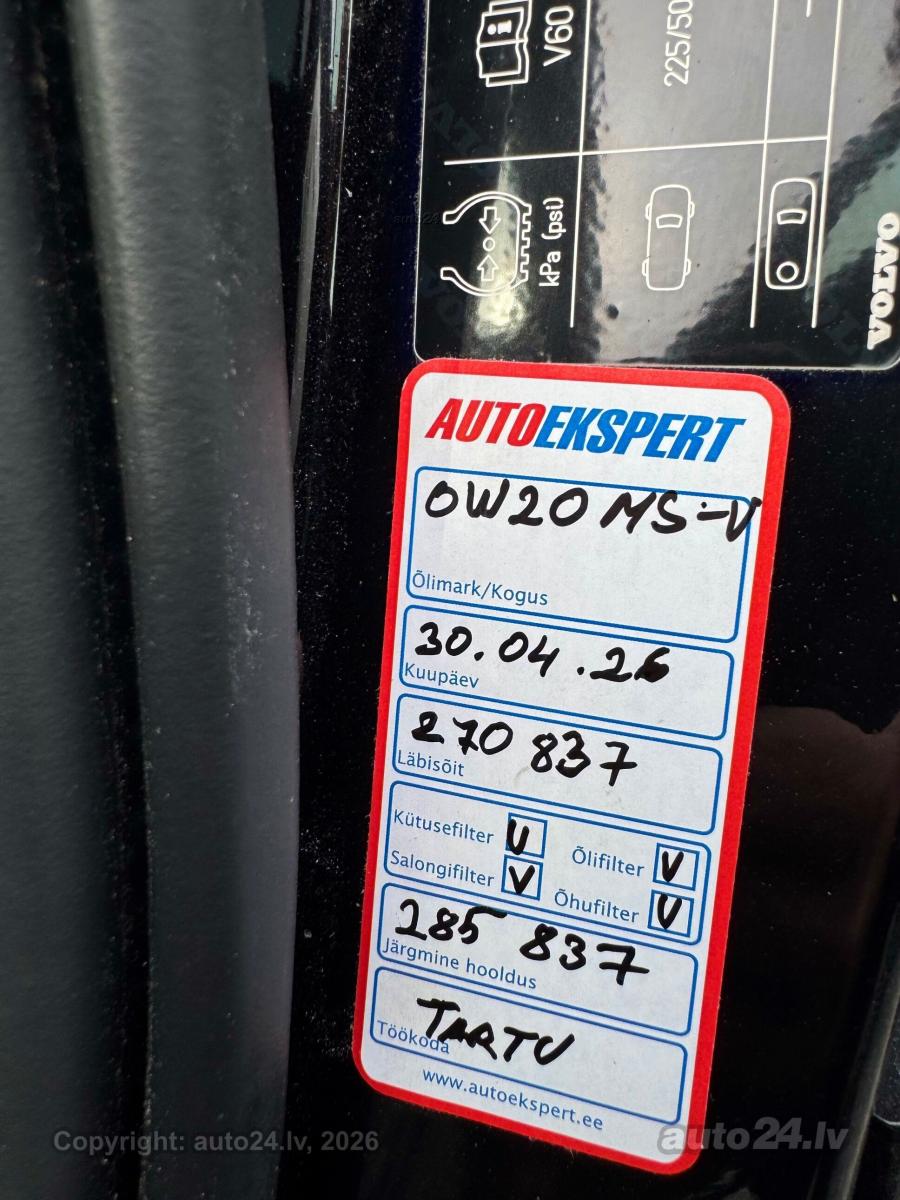Melns Volvo V60 2020 Tallina, ar dzinēja tilpumu 2.00 L un nobraukumu 270 tūkst. km par 14900 €, foto 15 vietnē AUTOMOTO.COM.LV