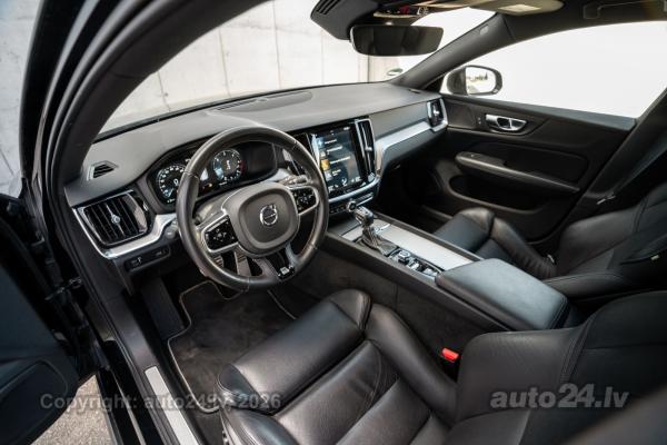Black Volvo V60 2020 in Tartu, with an engine capacity of 2.00 L and mileage of 130 thousand km for 24900 €, photo 4 on AUTOMOTO.COM.LV