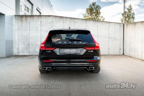 Black Volvo V60 2020 in Tartu, with an engine capacity of 2.00 L and mileage of 130 thousand km for 24900 €, photo 6 on AUTOMOTO.COM.LV