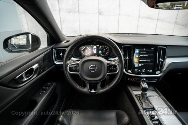 Black Volvo V60 2020 in Tartu, with an engine capacity of 2.00 L and mileage of 130 thousand km for 24900 €, photo 9 on AUTOMOTO.COM.LV