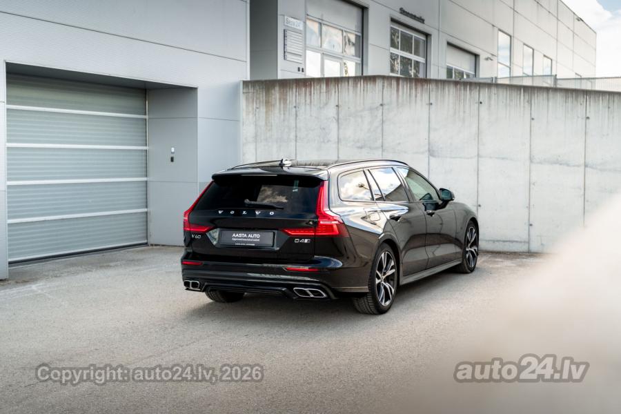 Melns Volvo V60 2020 Tartu, ar dzinēja tilpumu 2.00 L un nobraukumu 130 tūkst. km par 24900 €, foto 12 vietnē AUTOMOTO.COM.LV