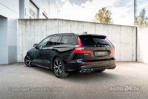 Melns Volvo V60 2020 Tartu, ar dzinēja tilpumu 2.00 L un nobraukumu 130 tūkst. km par 24900 €, foto 16 vietnē AUTOMOTO.COM.LV
