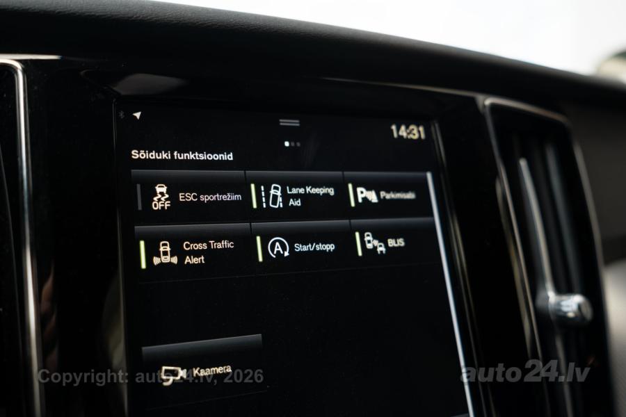 Melns Volvo V60 2020 Tartu, ar dzinēja tilpumu 2.00 L un nobraukumu 130 tūkst. km par 24900 €, foto 25 vietnē AUTOMOTO.COM.LV