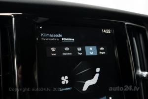 Melns Volvo V60 2020 Tartu, ar dzinēja tilpumu 2.00 L un nobraukumu 130 tūkst. km par 24900 €, foto 31 vietnē AUTOMOTO.COM.LV