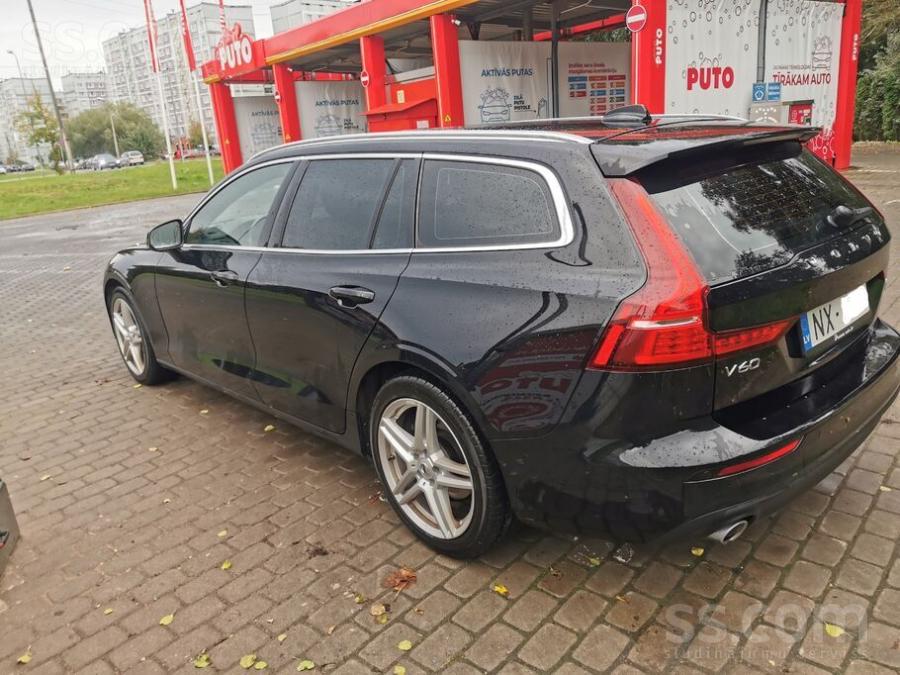 Melns Volvo V60 2020 Rīga, ar dzinēja tilpumu 2.00 L un nobraukumu 234 tūkst. km par 14660 €, foto 1 vietnē AUTOMOTO.COM.LV
