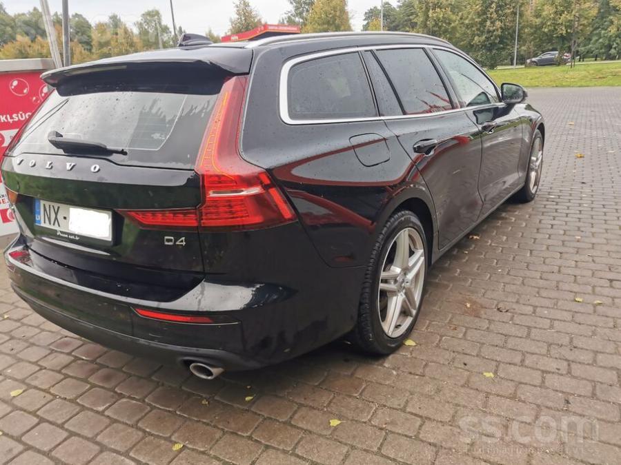 Melns Volvo V60 2020 Rīga, ar dzinēja tilpumu 2.00 L un nobraukumu 234 tūkst. km par 14660 €, foto 3 vietnē AUTOMOTO.COM.LV