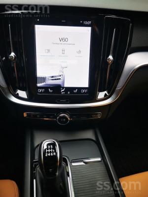 Melns Volvo V60 2020 Rīga, ar dzinēja tilpumu 2.00 L un nobraukumu 234 tūkst. km par 14660 €, foto 21 vietnē AUTOMOTO.COM.LV