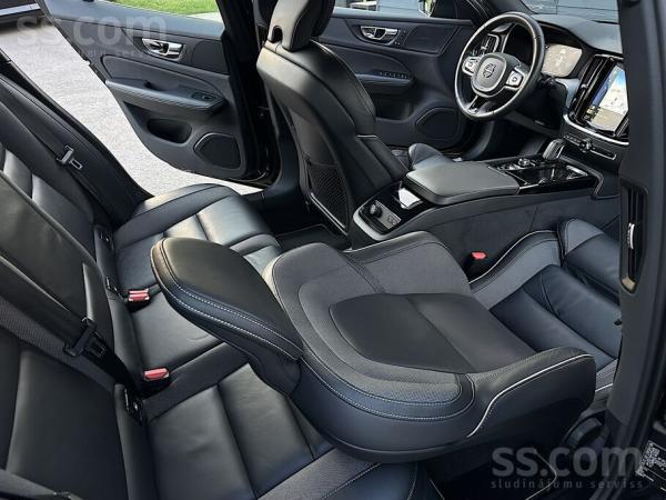 Melns Volvo V60 2020 Jelgava, ar dzinēja tilpumu 2.00 L un nobraukumu 200 tūkst. km par 21500 €, foto 8 vietnē AUTOMOTO.COM.LV