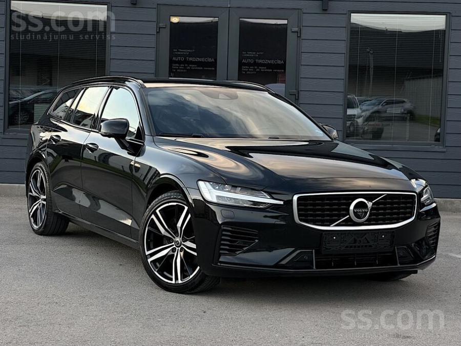 Melns Volvo V60 2020 Jelgava, ar dzinēja tilpumu 2.00 L un nobraukumu 199 tūkst. km par 20500 €, foto 1 vietnē AUTOMOTO.COM.LV
