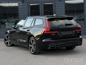 Melns Volvo V60 2020 Jelgava, ar dzinēja tilpumu 2.00 L un nobraukumu 199 tūkst. km par 20500 €, foto 3 vietnē AUTOMOTO.COM.LV