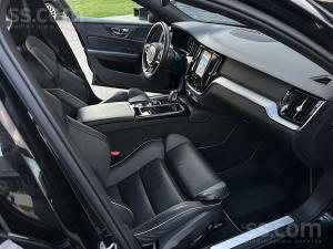 Melns Volvo V60 2020 Jelgava, ar dzinēja tilpumu 2.00 L un nobraukumu 199 tūkst. km par 20500 €, foto 8 vietnē AUTOMOTO.COM.LV
