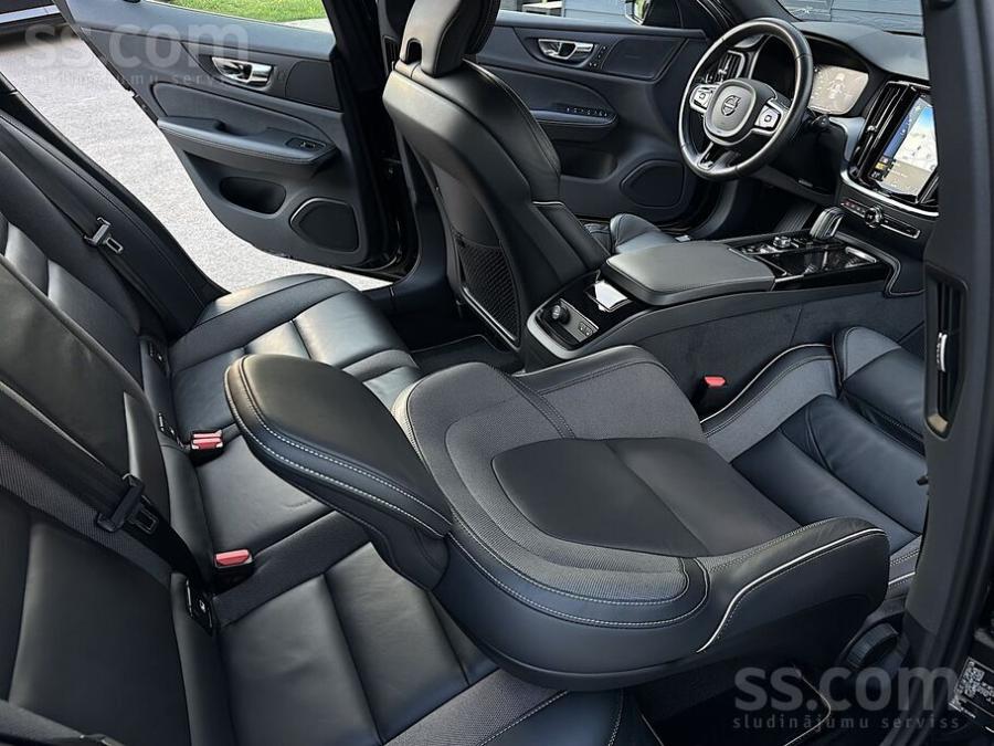 Melns Volvo V60 2020 Jelgava, ar dzinēja tilpumu 2.00 L un nobraukumu 199 tūkst. km par 20500 €, foto 9 vietnē AUTOMOTO.COM.LV