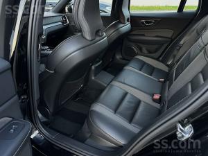Melns Volvo V60 2020 Jelgava, ar dzinēja tilpumu 2.00 L un nobraukumu 199 tūkst. km par 20500 €, foto 12 vietnē AUTOMOTO.COM.LV
