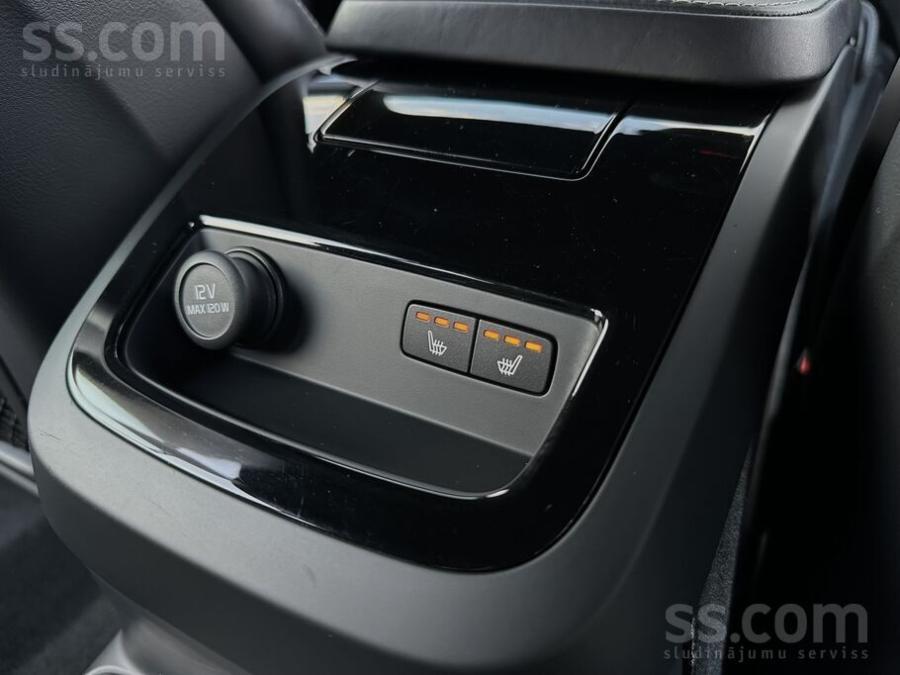 Melns Volvo V60 2020 Jelgava, ar dzinēja tilpumu 2.00 L un nobraukumu 199 tūkst. km par 20500 €, foto 13 vietnē AUTOMOTO.COM.LV