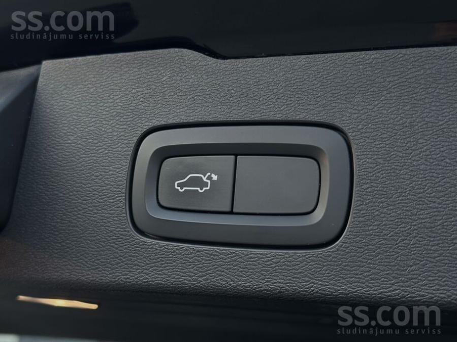 Melns Volvo V60 2020 Jelgava, ar dzinēja tilpumu 2.00 L un nobraukumu 199 tūkst. km par 20500 €, foto 16 vietnē AUTOMOTO.COM.LV