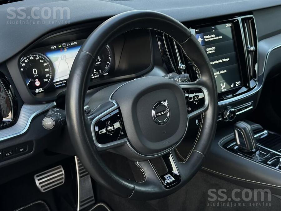 Melns Volvo V60 2020 Jelgava, ar dzinēja tilpumu 2.00 L un nobraukumu 199 tūkst. km par 20500 €, foto 17 vietnē AUTOMOTO.COM.LV