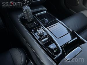 Melns Volvo V60 2020 Jelgava, ar dzinēja tilpumu 2.00 L un nobraukumu 199 tūkst. km par 20500 €, foto 18 vietnē AUTOMOTO.COM.LV