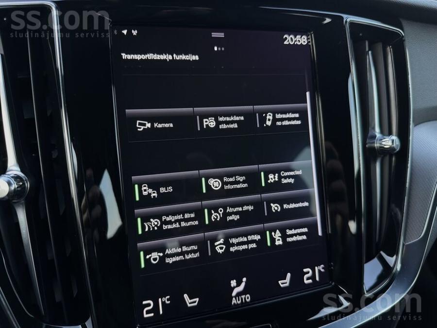 Melns Volvo V60 2020 Jelgava, ar dzinēja tilpumu 2.00 L un nobraukumu 199 tūkst. km par 20500 €, foto 23 vietnē AUTOMOTO.COM.LV