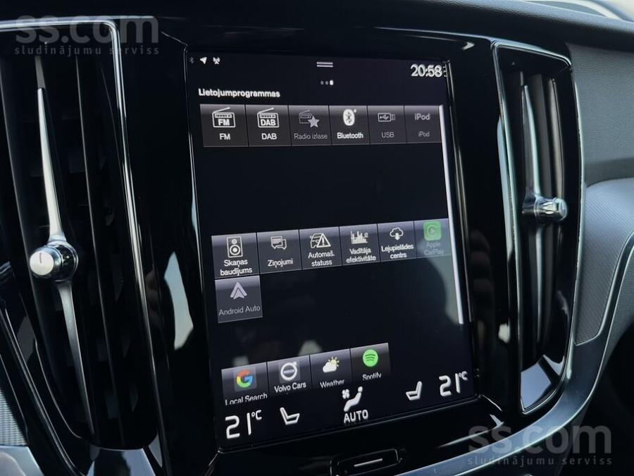 Melns Volvo V60 2020 Jelgava, ar dzinēja tilpumu 2.00 L un nobraukumu 199 tūkst. km par 20500 €, foto 24 vietnē AUTOMOTO.COM.LV