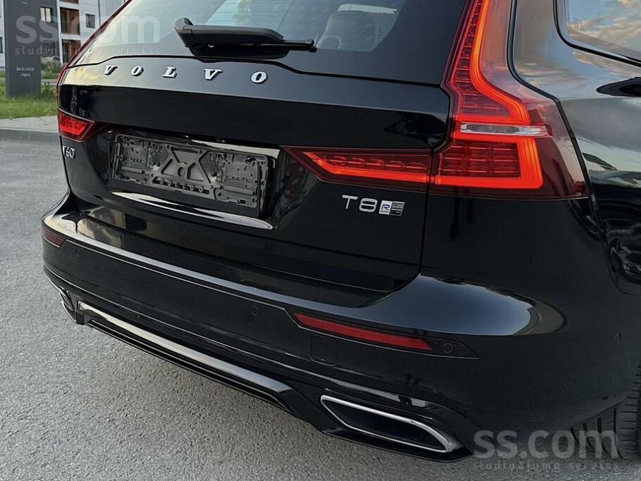 Melns Volvo V60 2020 Jelgava, ar dzinēja tilpumu 2.00 L un nobraukumu 199 tūkst. km par 20500 €, foto 32 vietnē AUTOMOTO.COM.LV