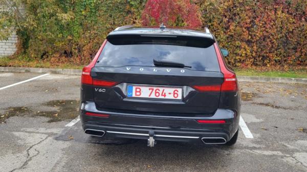 Melns Volvo V60 2020 Rīga, ar dzinēja tilpumu 2.00 L un nobraukumu 166 tūkst. km par 16900 €, foto 3 vietnē AUTOMOTO.COM.LV