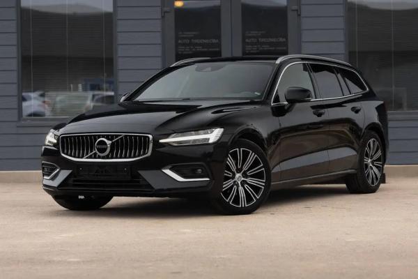 Melns Volvo V60 2020 Jelgava, ar dzinēja tilpumu 2.00 L un nobraukumu 270 tūkst. km par 14450 €, foto 3 vietnē AUTOMOTO.COM.LV