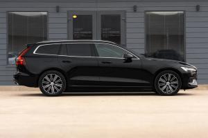 Melns Volvo V60 2020 Jelgava, ar dzinēja tilpumu 2.00 L un nobraukumu 270 tūkst. km par 14450 €, foto 7 vietnē AUTOMOTO.COM.LV