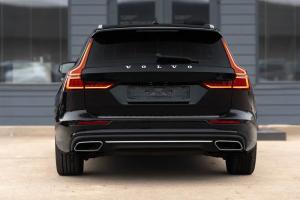 Melns Volvo V60 2020 Jelgava, ar dzinēja tilpumu 2.00 L un nobraukumu 270 tūkst. km par 14450 €, foto 8 vietnē AUTOMOTO.COM.LV
