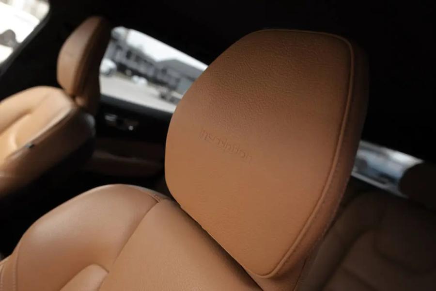 Melns Volvo V60 2020 Jelgava, ar dzinēja tilpumu 2.00 L un nobraukumu 270 tūkst. km par 14450 €, foto 15 vietnē AUTOMOTO.COM.LV